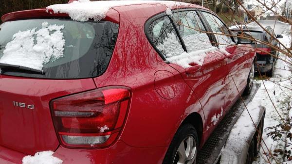 Red BMW 116 2014 in Utena, with an engine capacity of 2.00 L and mileage of 142 thousand km for 4999 €, photo 3 on AUTOMOTO.COM.LV