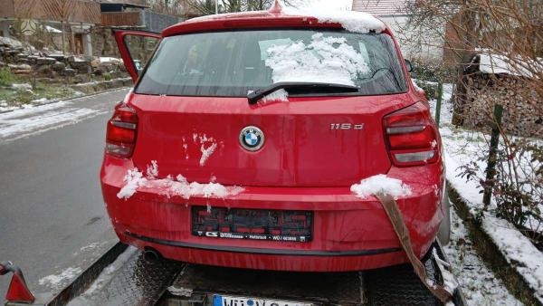 Red BMW 116 2014 in Utena, with an engine capacity of 2.00 L and mileage of 142 thousand km for 4999 €, photo 4 on AUTOMOTO.COM.LV