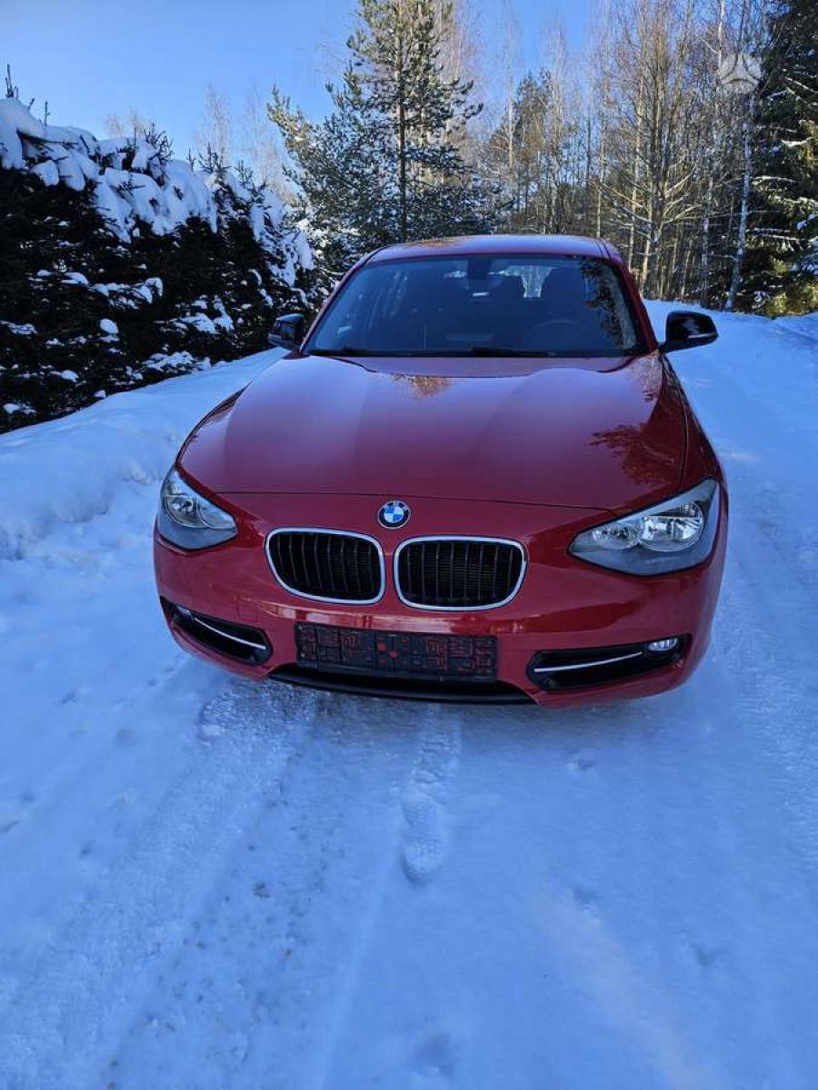 Red BMW 116 2014 in Utena, with an engine capacity of 2.00 L and mileage of 143 thousand km for 5999 €, photo 3 on AUTOMOTO.COM.LV