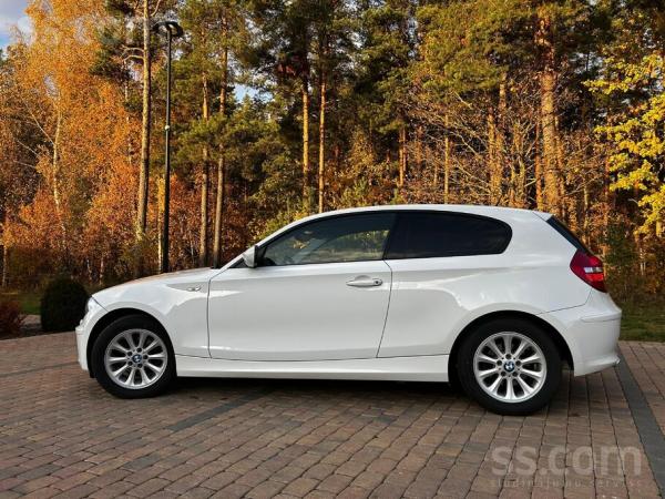 White BMW 116 2009 in Riga, with an engine capacity of 2.00 L and mileage of 226 thousand km for 3500 €, photo 5 on AUTOMOTO.COM.LV