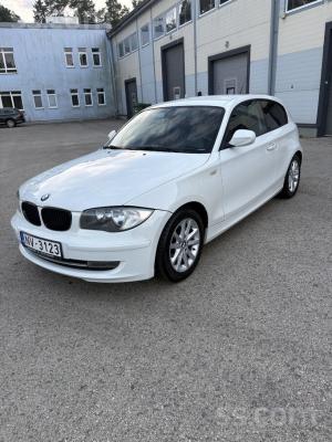 White BMW 116 2009 in Riga, with an engine capacity of 2.00 L and mileage of 287 thousand km for 2950 €, photo  on AUTOMOTO.COM.LV