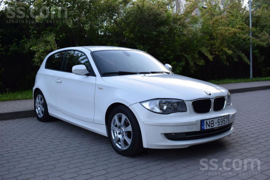 White BMW 116 2010 in Riga, with an engine capacity of 2.00 L and mileage of 282 thousand km for 3100 €, photo 1 on AUTOMOTO.COM.LV