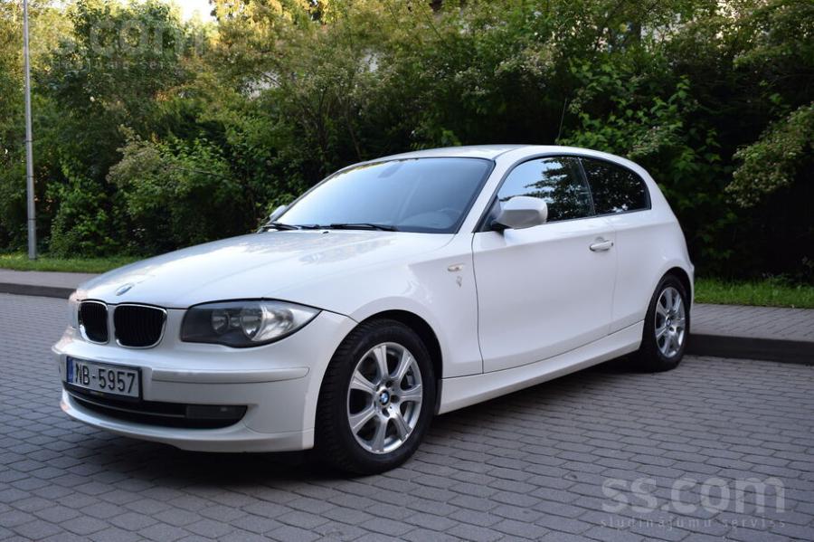 White BMW 116 2010 in Riga, with an engine capacity of 2.00 L and mileage of 282 thousand km for 3100 €, photo 3 on AUTOMOTO.COM.LV