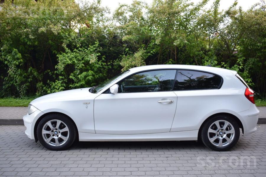 White BMW 116 2010 in Riga, with an engine capacity of 2.00 L and mileage of 282 thousand km for 3100 €, photo 5 on AUTOMOTO.COM.LV