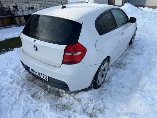 White BMW 116 2010 in Riga, with an engine capacity of 2.00 L and mileage of 336 thousand km for 4300 €, photo 4 on AUTOMOTO.COM.LV