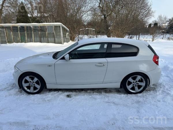 White BMW 116 2010 in Riga, with an engine capacity of 2.00 L and mileage of 336 thousand km for 4300 €, photo 6 on AUTOMOTO.COM.LV