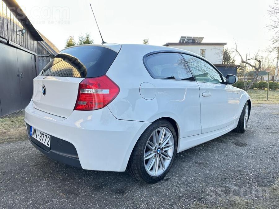 White BMW 116 2010 in Riga, with an engine capacity of 2.00 L and mileage of 336 thousand km for 3800 €, photo 5 on AUTOMOTO.COM.LV