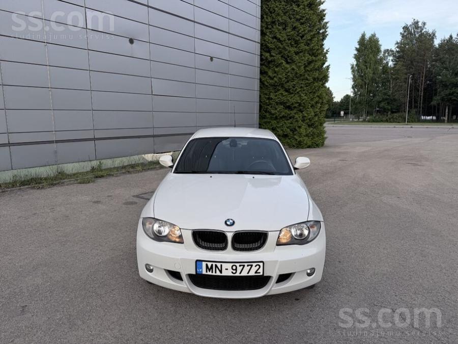 White BMW 116 2010 in Riga, with an engine capacity of 2.00 L and mileage of 337 thousand km for 3700 €, photo 4 on AUTOMOTO.COM.LV