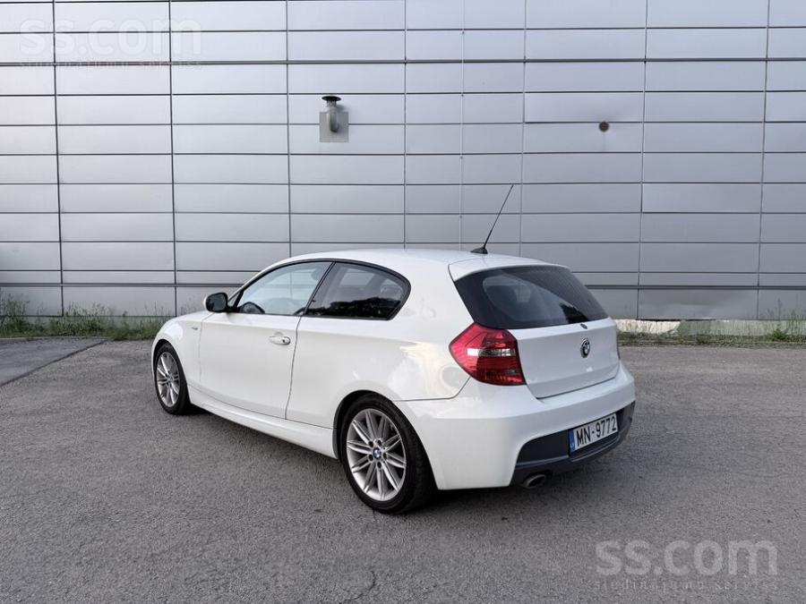 White BMW 116 2010 in Riga, with an engine capacity of 2.00 L and mileage of 337 thousand km for 3700 €, photo 8 on AUTOMOTO.COM.LV