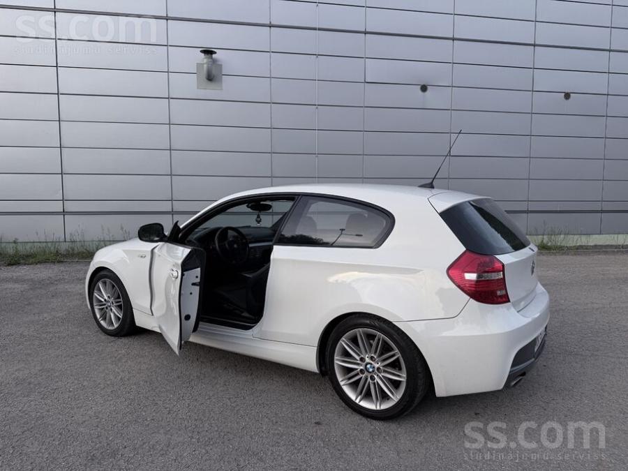 White BMW 116 2010 in Riga, with an engine capacity of 2.00 L and mileage of 337 thousand km for 3700 €, photo 11 on AUTOMOTO.COM.LV