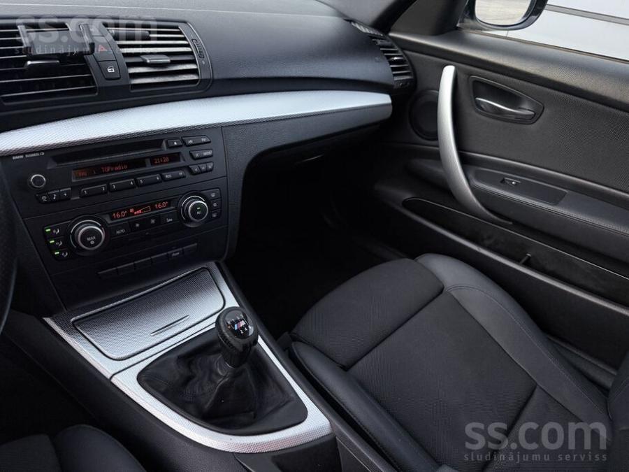 White BMW 116 2010 in Riga, with an engine capacity of 2.00 L and mileage of 337 thousand km for 3700 €, photo 16 on AUTOMOTO.COM.LV