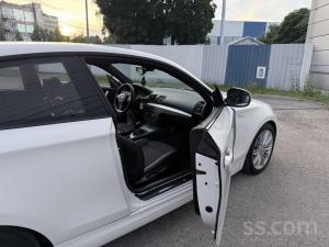 White BMW 116 2010 in Riga, with an engine capacity of 2.00 L and mileage of 337 thousand km for 3700 €, photo 17 on AUTOMOTO.COM.LV