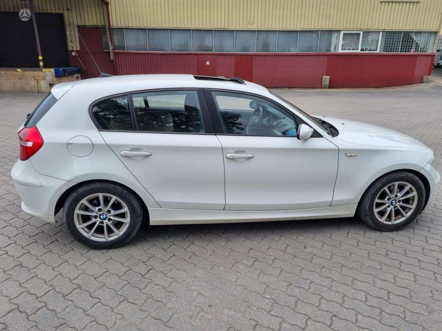 Balts BMW 116 2008 Kauņa, ar dzinēja tilpumu 1.60 L un nobraukumu 223 tūkst. km par 2420 €, foto 5 vietnē AUTOMOTO.COM.LV