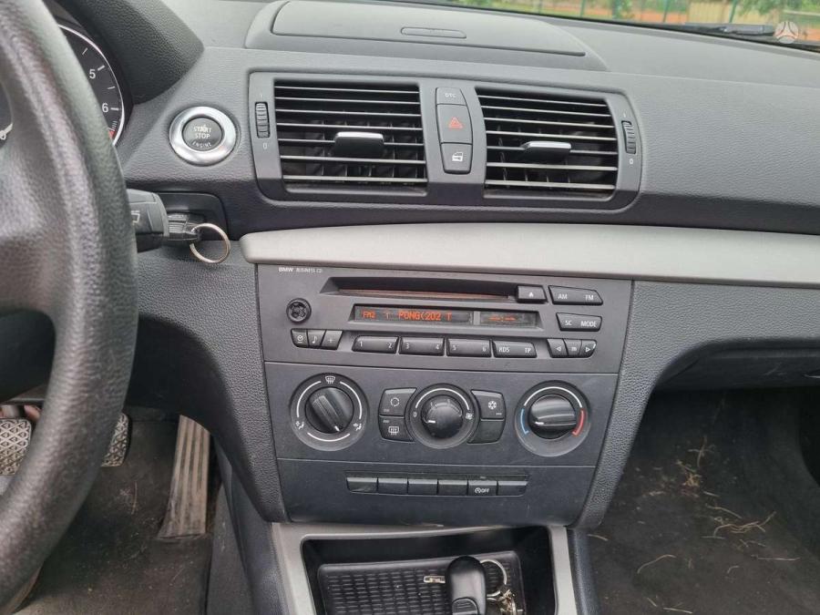 Balts BMW 116 2008 Kauņa, ar dzinēja tilpumu 1.60 L un nobraukumu 223 tūkst. km par 2420 €, foto 6 vietnē AUTOMOTO.COM.LV