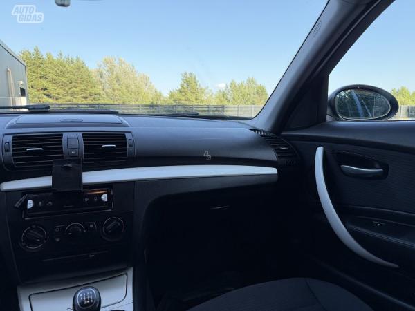 Balts BMW 116 2008 Viļņa, ar dzinēja tilpumu 1.60 L un nobraukumu 281 tūkst. km par 1300 €, foto 8 vietnē AUTOMOTO.COM.LV