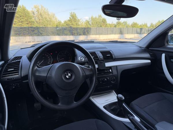 Balts BMW 116 2008 Viļņa, ar dzinēja tilpumu 1.60 L un nobraukumu 281 tūkst. km par 1300 €, foto 10 vietnē AUTOMOTO.COM.LV