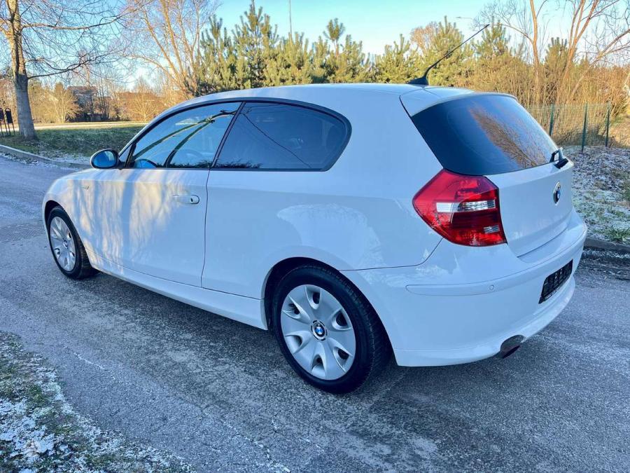White BMW 116 2009 in Kelme, with an engine capacity of 2.00 L and mileage of 220 thousand km for 3400 €, photo 6 on AUTOMOTO.COM.LV