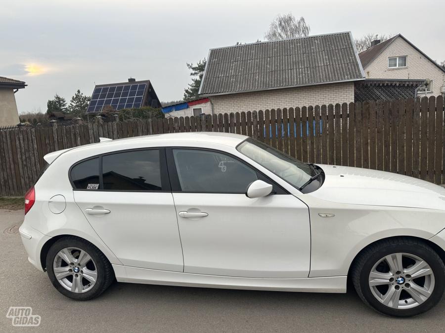 White BMW 116 2009 in Vilnius, with an engine capacity of 2.00 L and mileage of 276 thousand km for 2300 €, photo 3 on AUTOMOTO.COM.LV