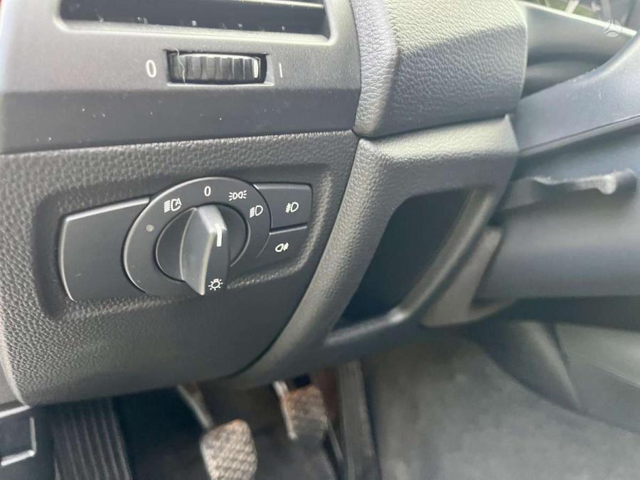Balts BMW 116 2009 Kauņa, ar dzinēja tilpumu 1.60 L un nobraukumu 220 tūkst. km par 2800 €, foto 15 vietnē AUTOMOTO.COM.LV