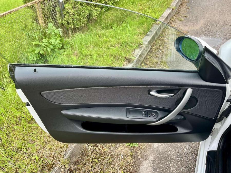 Balts BMW 116 2009 Kauņa, ar dzinēja tilpumu 1.60 L un nobraukumu 221 tūkst. km par 2700 €, foto 13 vietnē AUTOMOTO.COM.LV