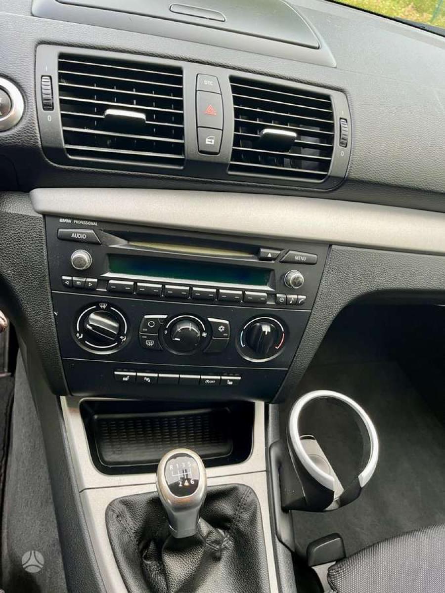 Balts BMW 116 2009 Kauņa, ar dzinēja tilpumu 1.60 L un nobraukumu 221 tūkst. km par 2700 €, foto 15 vietnē AUTOMOTO.COM.LV
