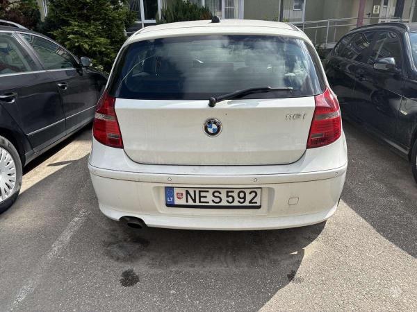 BMW 116 2009 Viļņa vietnē Balts BMW 116 2009 Viļņa, ar dzinēja tilpumu 2.00 L un nobraukumu 190 tūkst. km par 2300 €, foto 3 vietnē AUTOMOTO.COM.LV