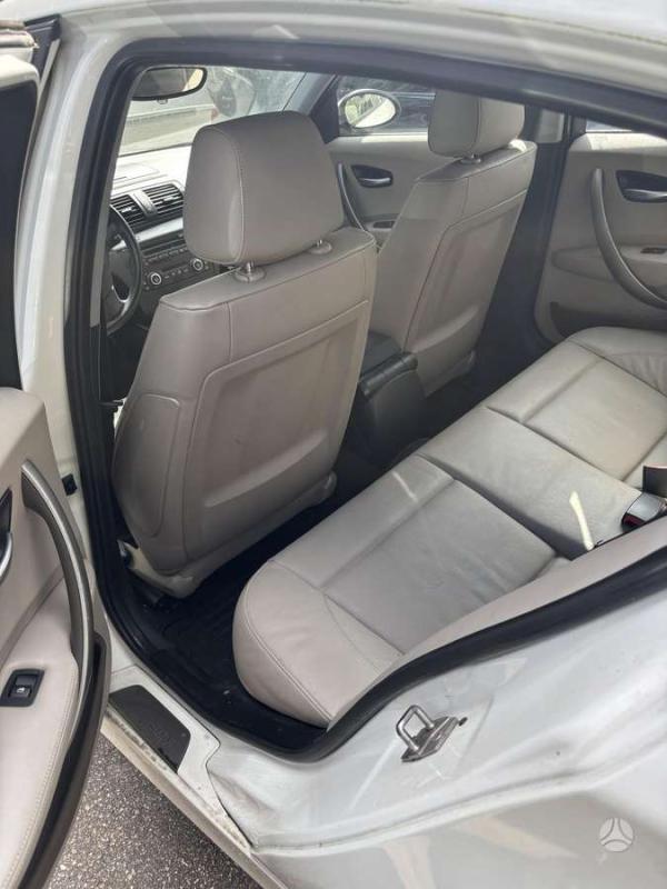 BMW 116 2009 Viļņa vietnē Balts BMW 116 2009 Viļņa, ar dzinēja tilpumu 2.00 L un nobraukumu 190 tūkst. km par 2300 €, foto 5 vietnē AUTOMOTO.COM.LV