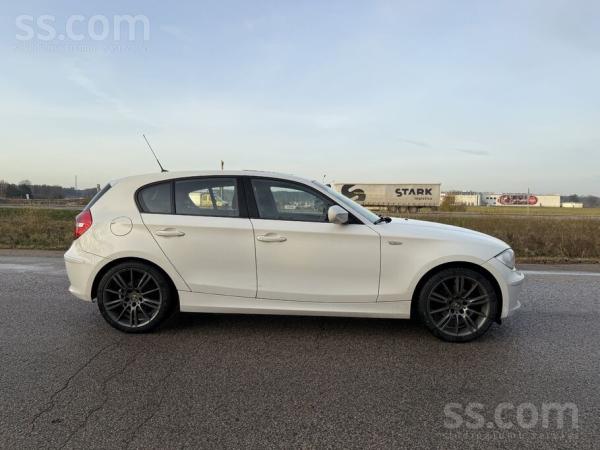 White BMW 116 2010 in Riga, with an engine capacity of 2.00 L and mileage of 289 thousand km for 3995 €, photo 1 on AUTOMOTO.COM.LV