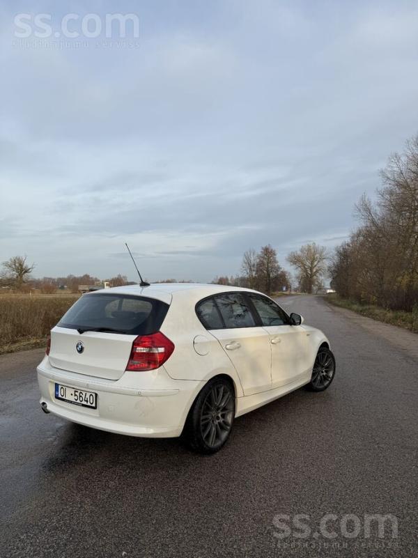White BMW 116 2010 in Riga, with an engine capacity of 2.00 L and mileage of 289 thousand km for 3995 €, photo 5 on AUTOMOTO.COM.LV