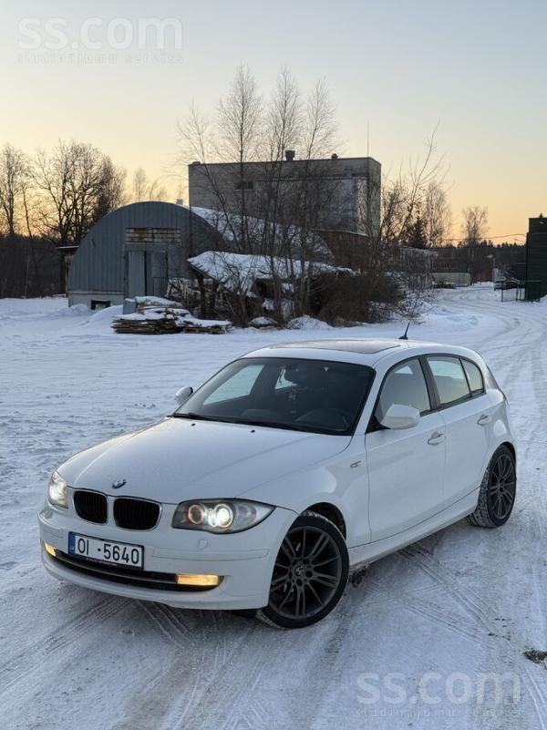 White BMW 116 2010 in Riga, with an engine capacity of 2.00 L and mileage of 290 thousand km for 3995 €, photo 2 on AUTOMOTO.COM.LV