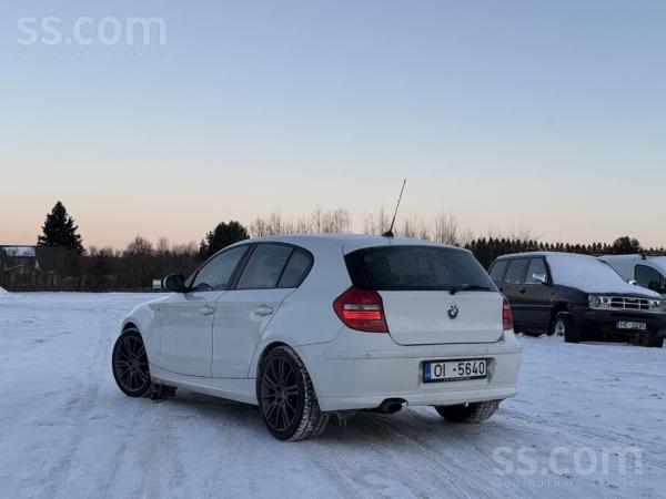 White BMW 116 2010 in Riga, with an engine capacity of 2.00 L and mileage of 290 thousand km for 3995 €, photo 3 on AUTOMOTO.COM.LV