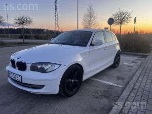 White BMW 116 2010 in Riga, with an engine capacity of 2.00 L and mileage of 326 thousand km for 2700 €, photo  on AUTOMOTO.COM.LV