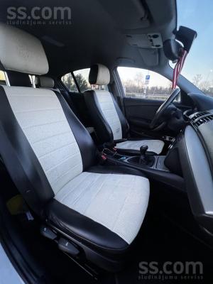 White BMW 116 2010 in Riga, with an engine capacity of 2.00 L and mileage of 326 thousand km for 2700 €, photo 9 on AUTOMOTO.COM.LV