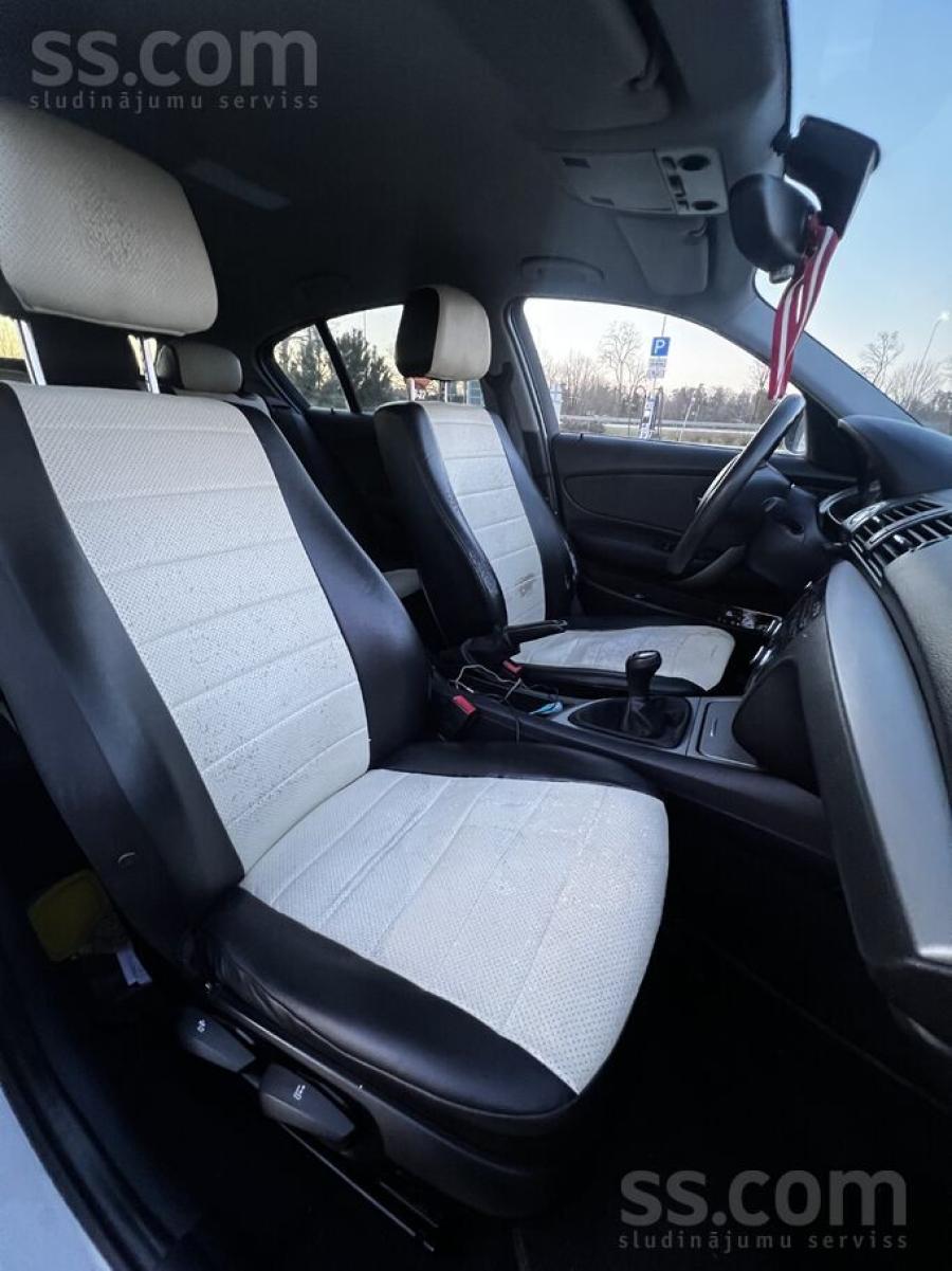 White BMW 116 2010 in Riga, with an engine capacity of 2.00 L and mileage of 326 thousand km for 2700 €, photo 9 on AUTOMOTO.COM.LV
