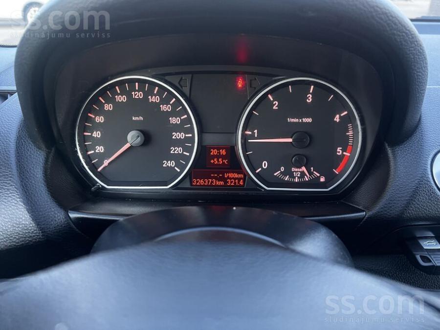 White BMW 116 2010 in Riga, with an engine capacity of 2.00 L and mileage of 326 thousand km for 2700 €, photo 11 on AUTOMOTO.COM.LV