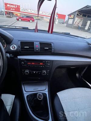White BMW 116 2010 in Riga, with an engine capacity of 2.00 L and mileage of 326 thousand km for 2700 €, photo 12 on AUTOMOTO.COM.LV
