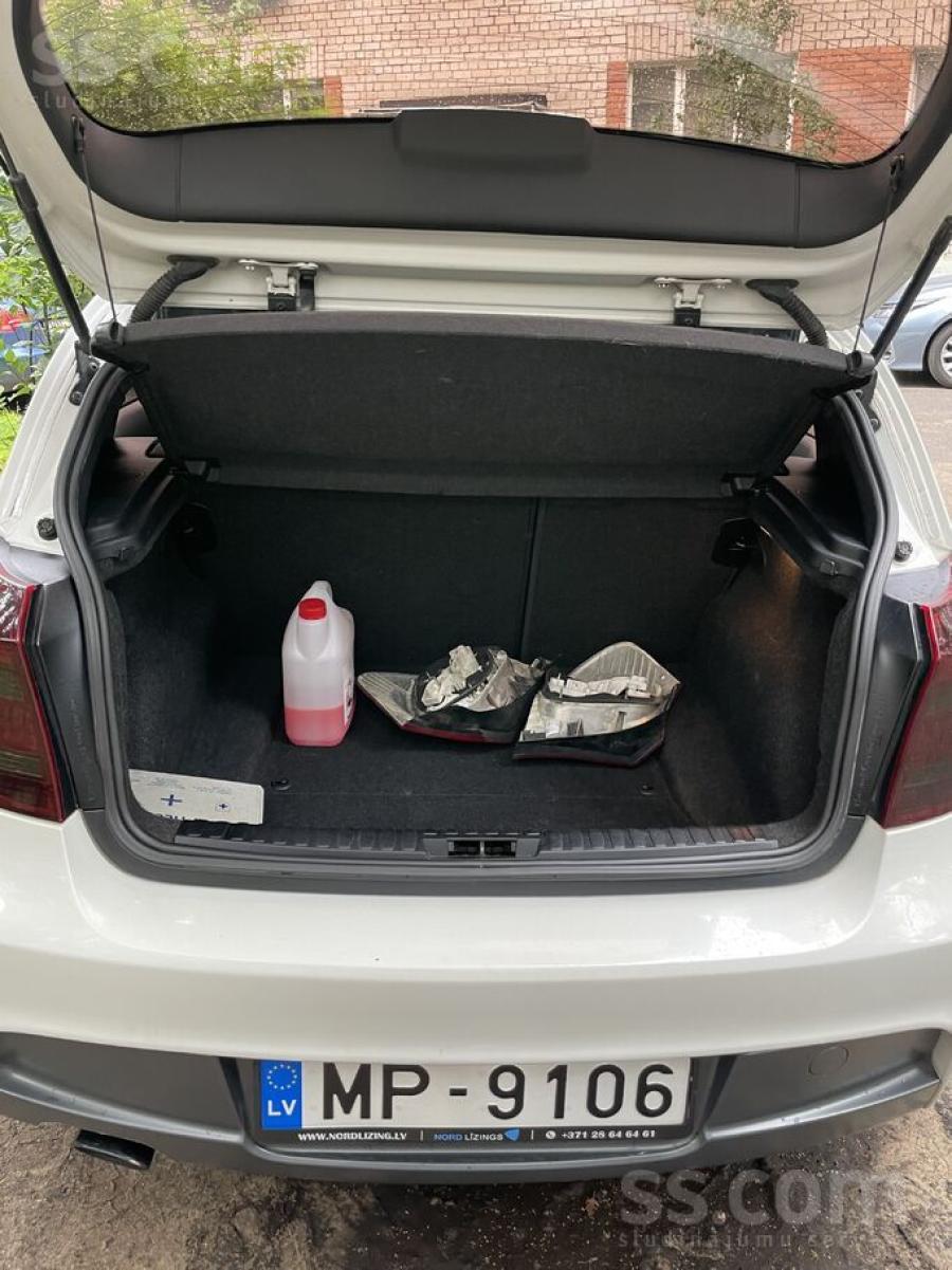 Balts BMW 116 2010 Rīga, ar dzinēja tilpumu 2.00 L un nobraukumu 211 tūkst. km par 3000 €, foto 12 vietnē AUTOMOTO.COM.LV