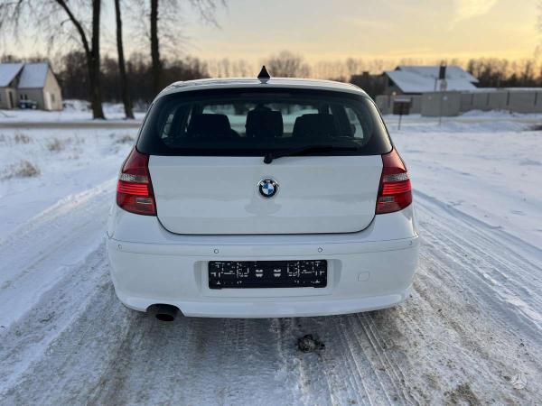 White BMW 116 2011 in Marijampole, with an engine capacity of 2.00 L and mileage of 264 thousand km for 3600 €, photo 4 on AUTOMOTO.COM.LV
