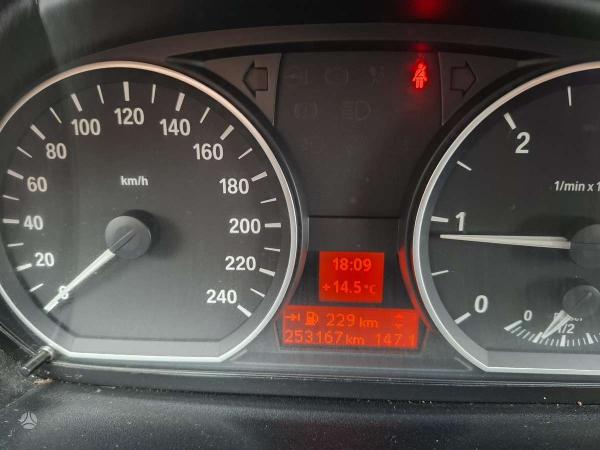 White BMW 116 2011 in Telschi, with an engine capacity of 2.00 L and mileage of 253 thousand km for 4000 €, photo 1 on AUTOMOTO.COM.LV