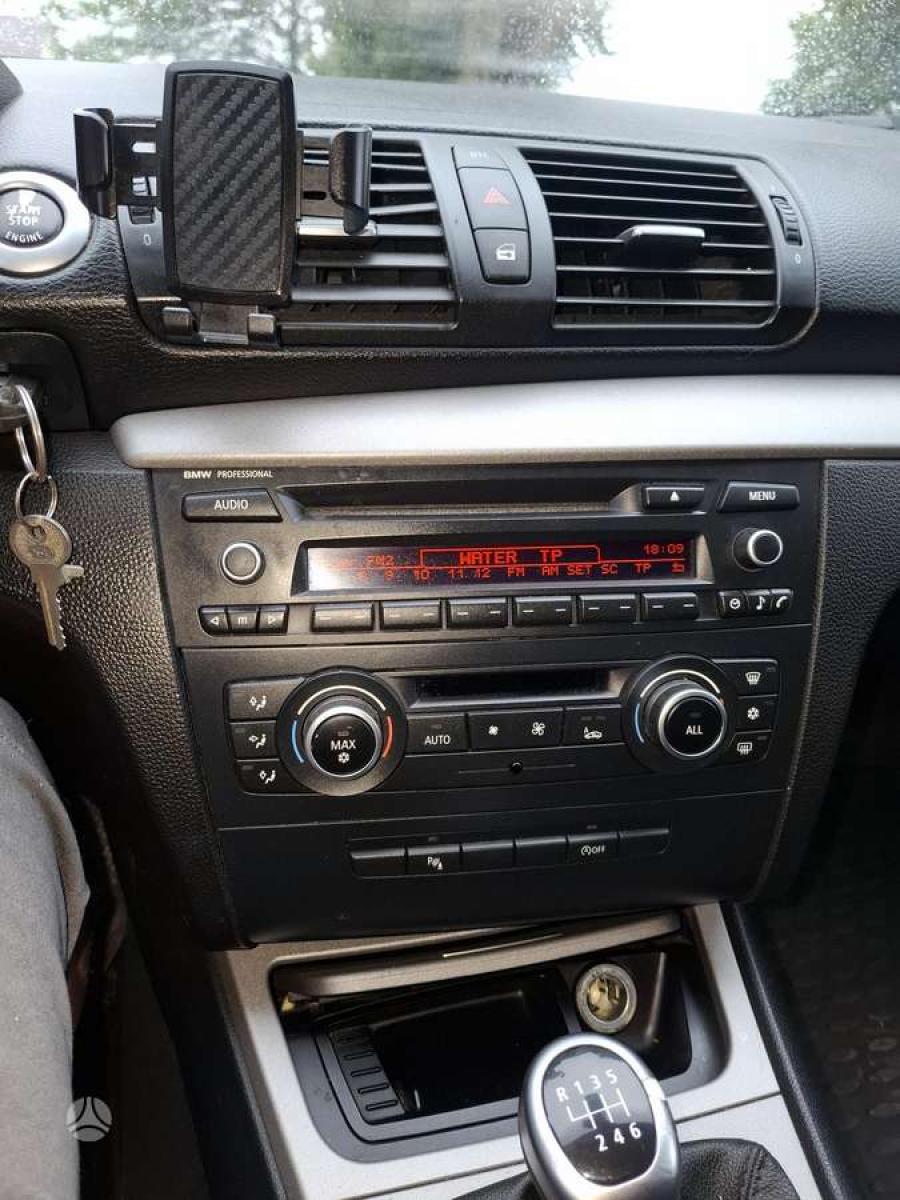 White BMW 116 2011 in Telschi, with an engine capacity of 2.00 L and mileage of 253 thousand km for 4000 €, photo 3 on AUTOMOTO.COM.LV
