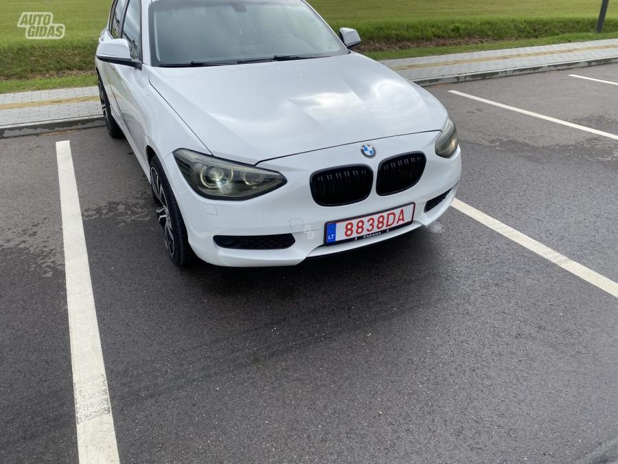 White BMW 116 2011 in Klaipeda, with an engine capacity of 1.60 L and mileage of 225 thousand km for 6300 €, photo 6 on AUTOMOTO.COM.LV