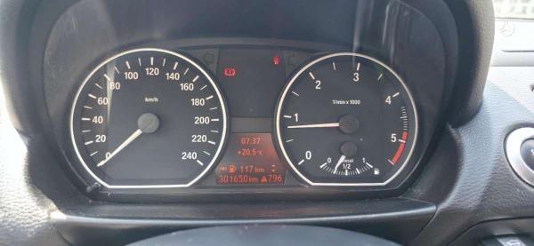 Белый БМВ 116 2011 в Паневежис, объемом двигателя 2.00 л и пробегом 302 тыс. км за 3200 €, фото 5 на AUTOMOTO.COM.LV