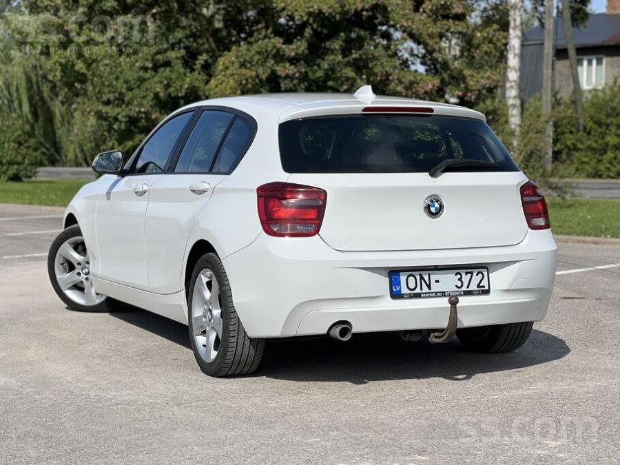 White BMW 116 2011 in Bauska, with an engine capacity of 2.00 L and mileage of 261 thousand km for 4399 €, photo 3 on AUTOMOTO.COM.LV