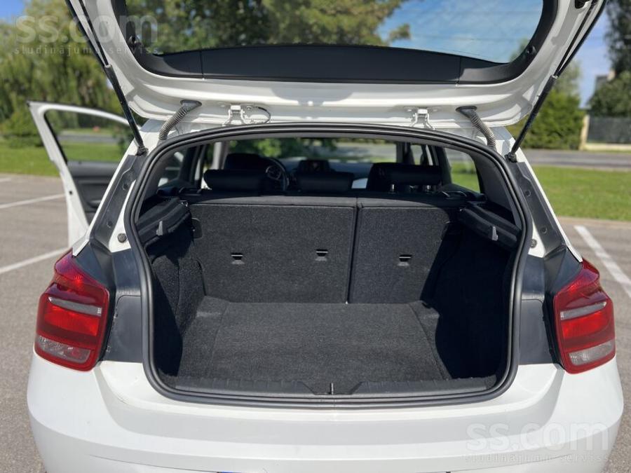 White BMW 116 2011 in Bauska, with an engine capacity of 2.00 L and mileage of 261 thousand km for 4399 €, photo 11 on AUTOMOTO.COM.LV