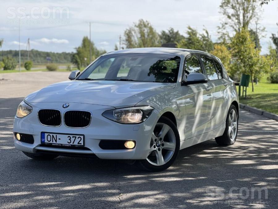 White BMW 116 2011 in Bauska, with an engine capacity of 2.00 L and mileage of 261 thousand km for 4399 €, photo 14 on AUTOMOTO.COM.LV