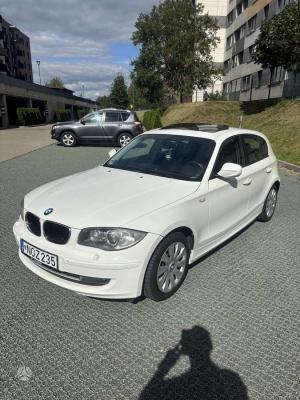 Balts BMW 116 2011 Viļņa, ar dzinēja tilpumu 2.00 L un nobraukumu 230 tūkst. km par 4400 €, foto  vietnē AUTOMOTO.COM.LV