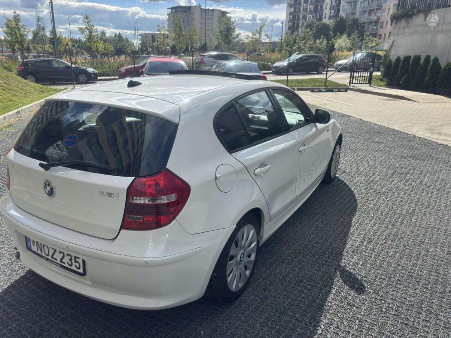 Balts BMW 116 2011 Viļņa, ar dzinēja tilpumu 2.00 L un nobraukumu 230 tūkst. km par 4400 €, foto 8 vietnē AUTOMOTO.COM.LV