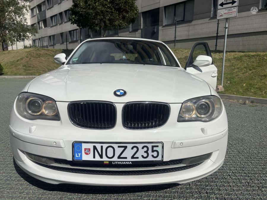 Balts BMW 116 2011 Viļņa, ar dzinēja tilpumu 2.00 L un nobraukumu 230 tūkst. km par 4400 €, foto 9 vietnē AUTOMOTO.COM.LV