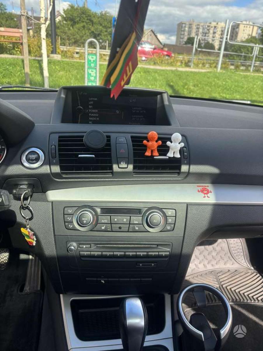 Balts BMW 116 2011 Viļņa, ar dzinēja tilpumu 2.00 L un nobraukumu 230 tūkst. km par 4400 €, foto 20 vietnē AUTOMOTO.COM.LV