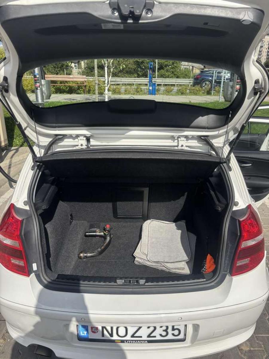 Balts BMW 116 2011 Viļņa, ar dzinēja tilpumu 2.00 L un nobraukumu 230 tūkst. km par 4400 €, foto 21 vietnē AUTOMOTO.COM.LV